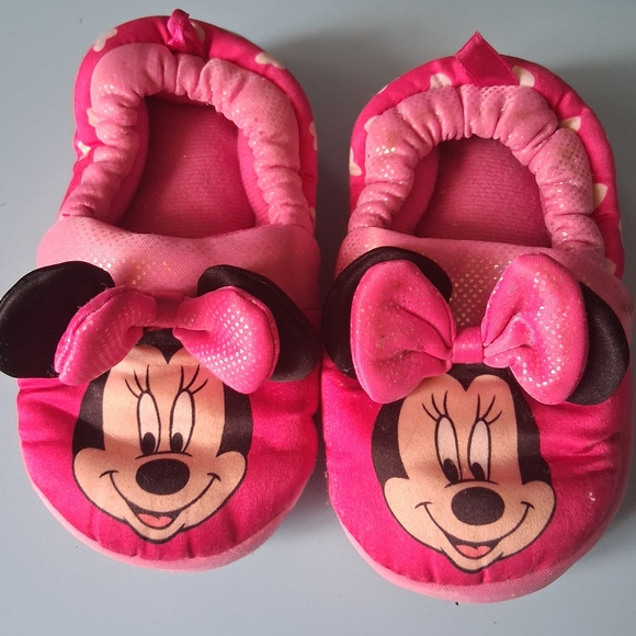 Disney | Shoes | Disney Pink And Black Minnie Mouse Slippers | Poshmark